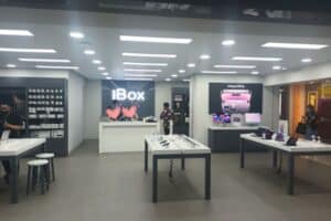 15 List Service iPhone Surabaya | Harga, No HP, Alamat Resmi